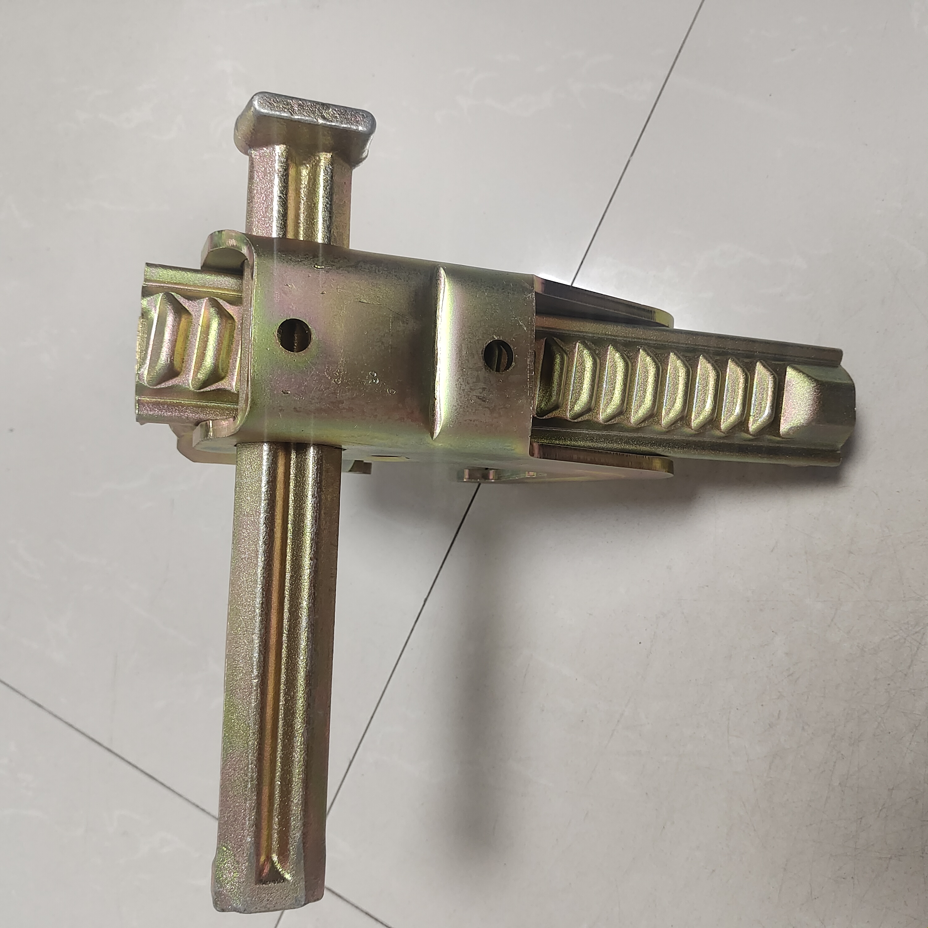 Galvanized Steel Formwork Lock Peri BFD Panel Clamp from China ...